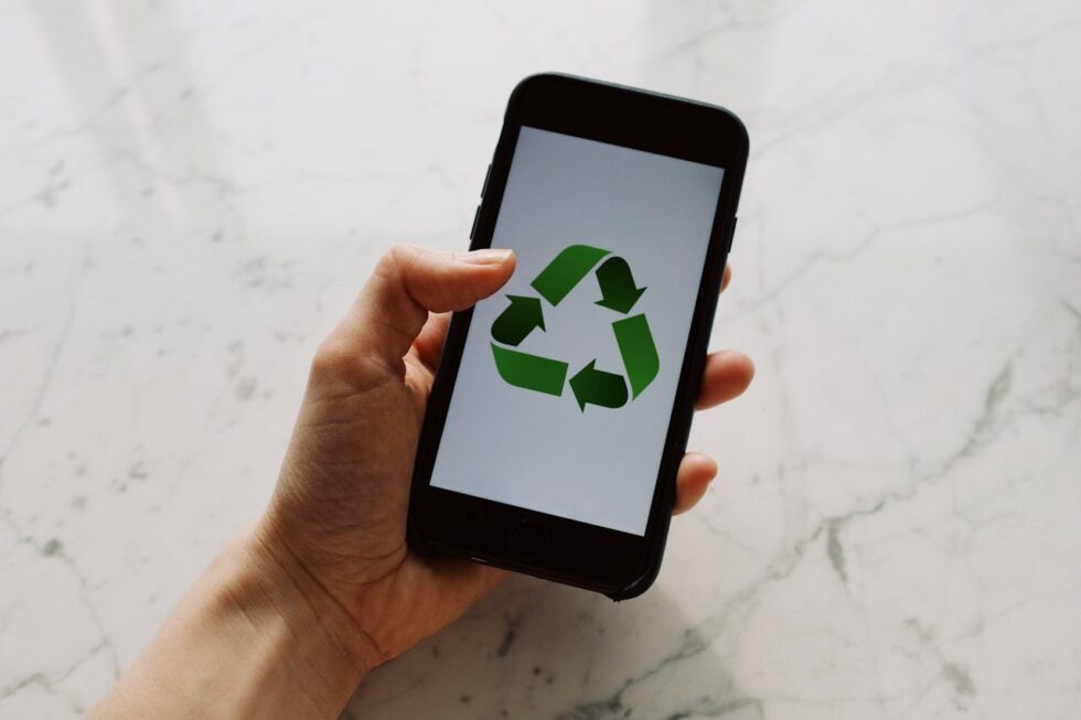 6 Electronic Waste Facts | National Recycling